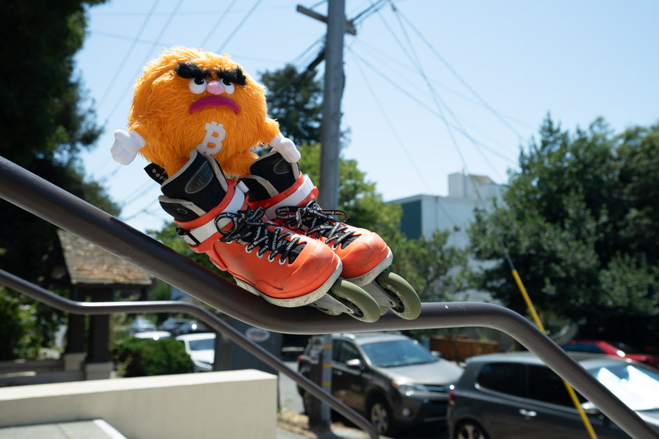 Here Comes Bitcoin – Uncute